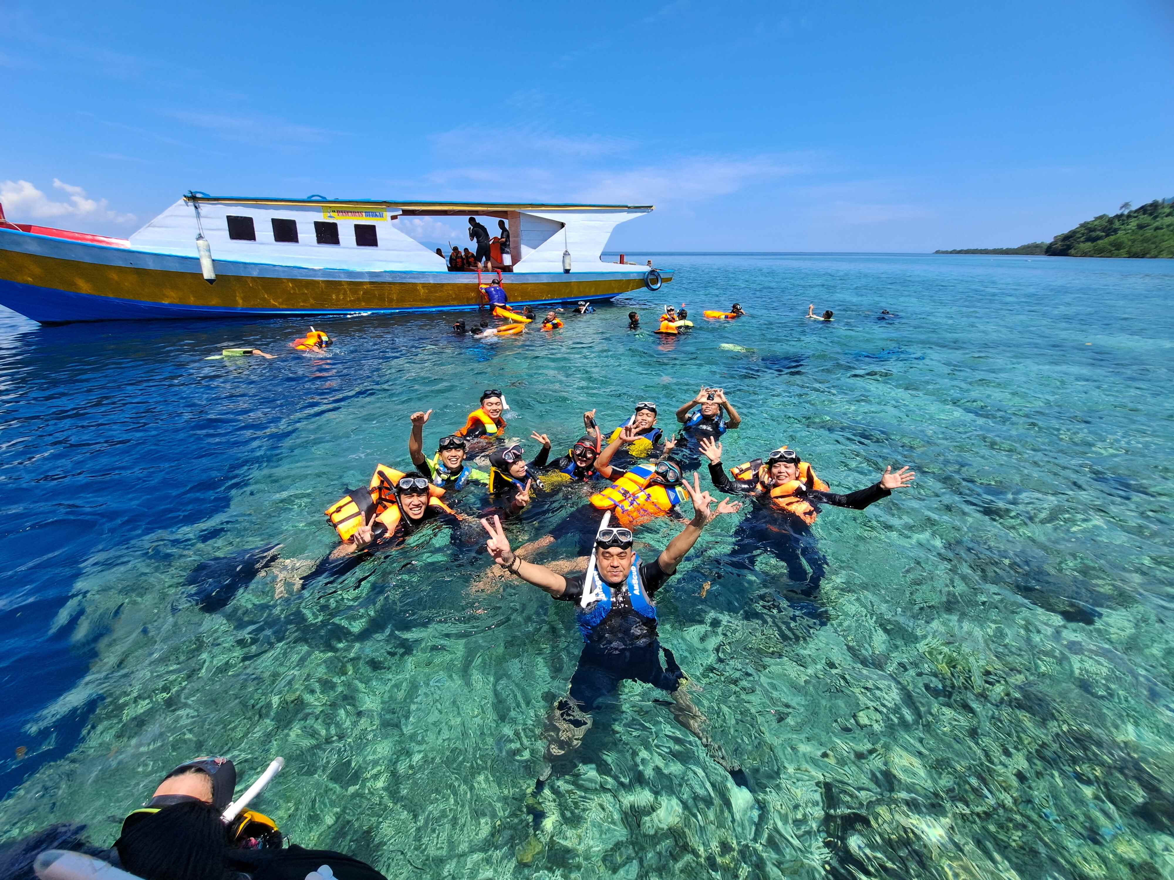 Pulau Bunaken, Cerita Keindahan Bawah Laut Sulawesi Utara - TRAVEL WITH IIN